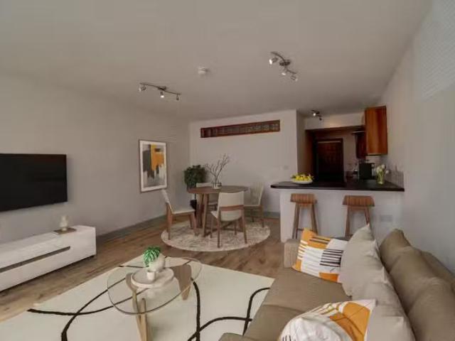 Just in! 1 BA 1 bedroom flat for rent in West Street, Bedminst.