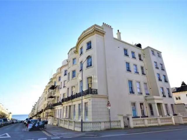 Cheap 1 BA 1 bedroom flat for rent in Brunswick Place, Hove, BN3