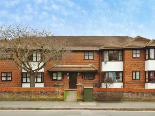 Nice 1 BA 1 bedroom flat for rent in Fryers Court, High Wycomb.