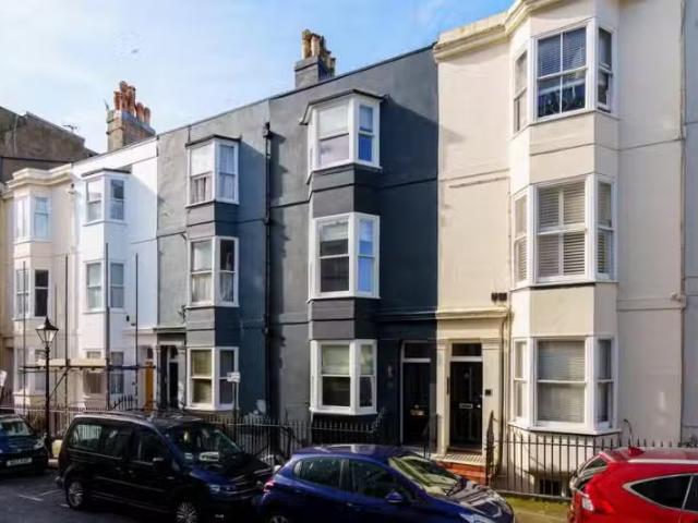 Cozy 1 BA 1 bedroom flat for rent in Grafton Street, Brighton.
