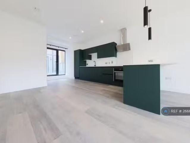 Cheap 1 BA 1 bedroom flat for rent in High Street, Bromley, BR1