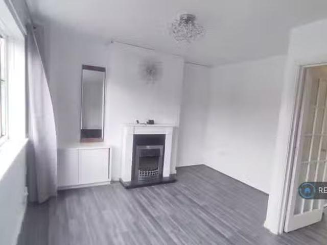 New 1 BA 1 bedroom flat for rent in Kemberton Road, Birmingham.