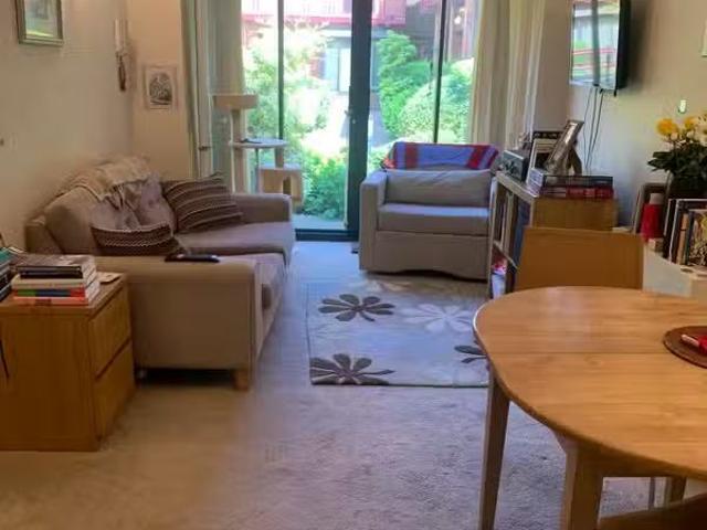 New 1 BA 1 bedroom flat for rent in Kings Court 25 Cox St.