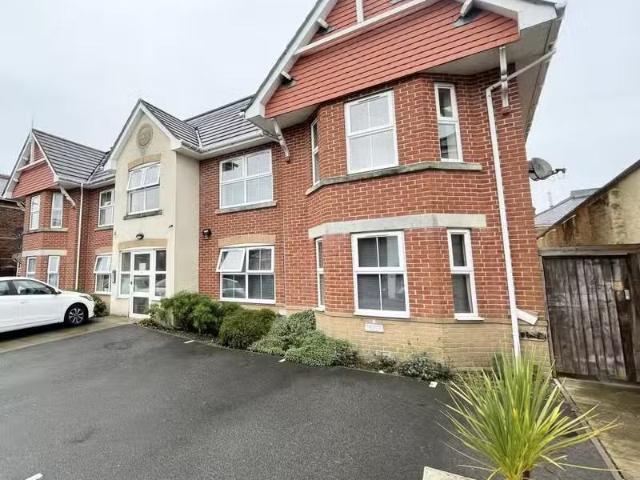 New 1 BA 1 bedroom flat for rent in Nortoft Road, Bournemouth.