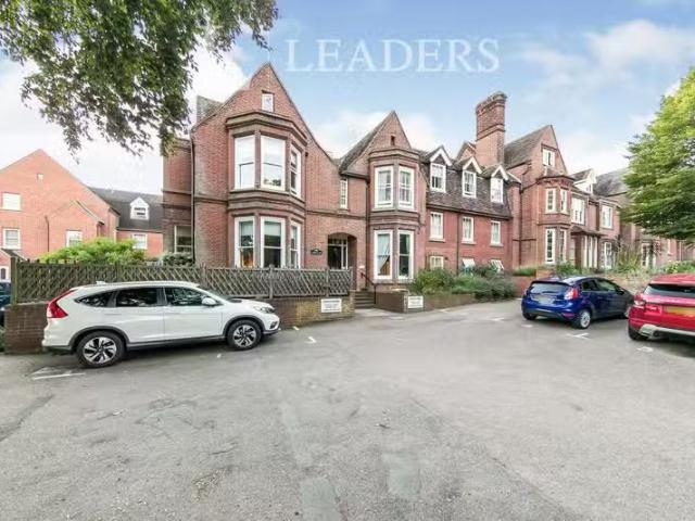 Cozy 1 BA 1 bedroom flat for rent in Parkwood, 11 Henley Road.