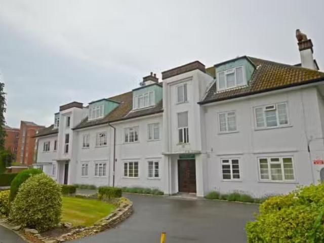 New 1 BA 1 bedroom flat for rent in Princess Road, Branksome.