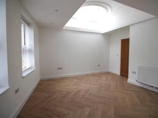Rental! 1 BA 1 bedroom flat for rent in Queen Street, Ramsgate.