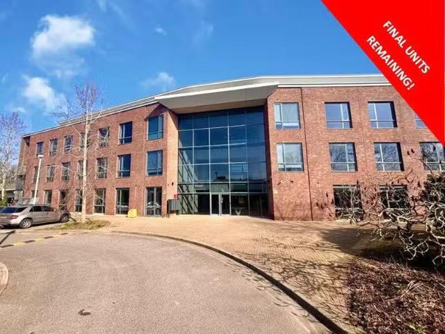 Unique 1 BA 1 bedroom flat for rent in Roop House, Fleet, Hamp.