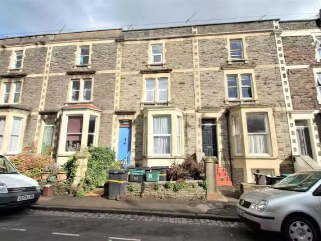 Cheap 1 BA 1 bedroom flat for rent in Roslyn Road, BS6 6NJ, BS6
