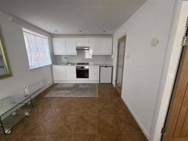 Just in! 1 BA 1 bedroom flat for rent in Stoney Stanton Road.
