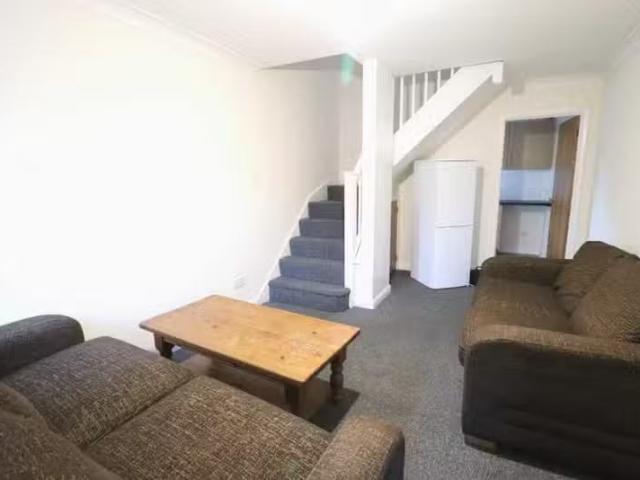 Nice 1 BA 1 bedroom house for rent in Smewin Court, High Wycom.