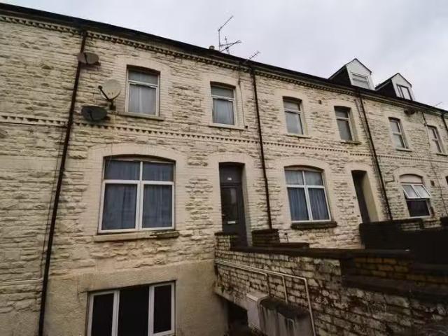 Rental! 1 BA 1 bedroom house for rent in Penarth Road, Room 3.