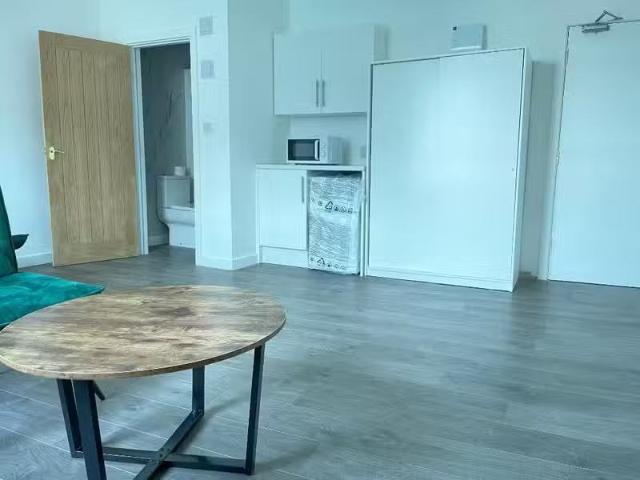 Charming 1 BA 1 bedroom house of multiple occupation for rent.