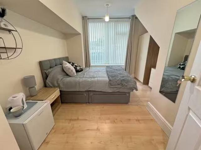 Rental! 1 BA 1 bedroom house of multiple occupation for rent i.