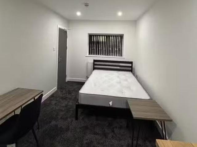 For Rent! 1 BA 1 bedroom house share for rent in Charter Avenu.