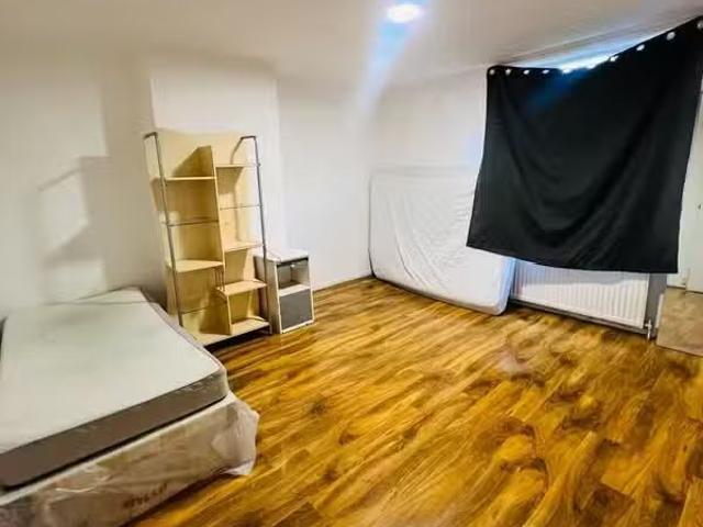 Deal! 1 BA 1 bedroom house share for rent in Crispin Road, Lon.
