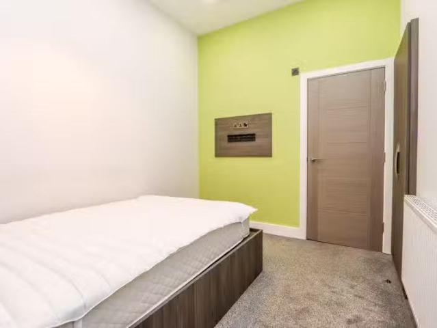 For Rent! 1 BA 1 bedroom house share for rent in Old Church Ro.