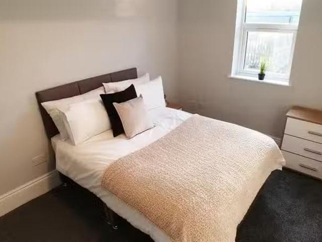 Cheap 1 BA 1 bedroom house share for rent in Slade Road, Birmi.