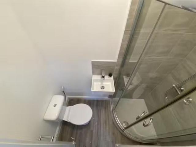 Cozy 1 BA 1 bedroom house share for rent in Rood End Road, Old.