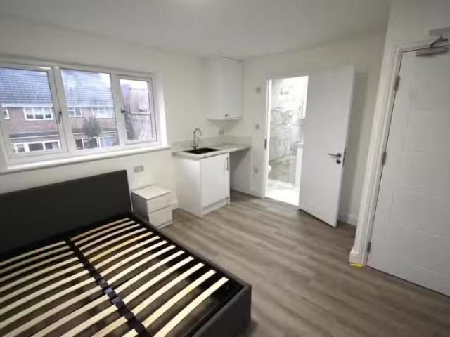 New 1 BA 1 bedroom house share for rent in Waid Close, Dartfor.