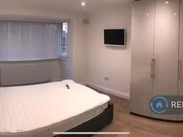 New 1 BA 1 bedroom house share for rent in Tippendell Lane, St.