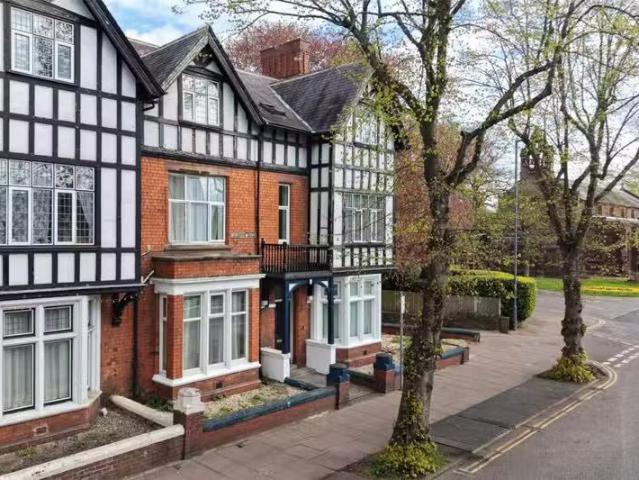 Cheap 1 BA 1 bedroom property for rent in Warwick Road, Carlis.
