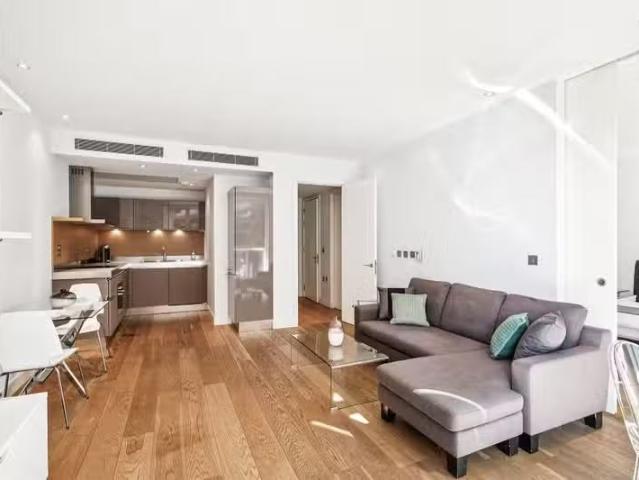 Nice 1 BA 1 bedroom property to let in Gatliff Road, London, S.
