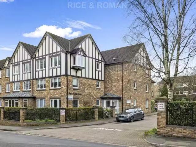 Cheap 1 BA 1 bedroom retirement property for rent in Constitut.