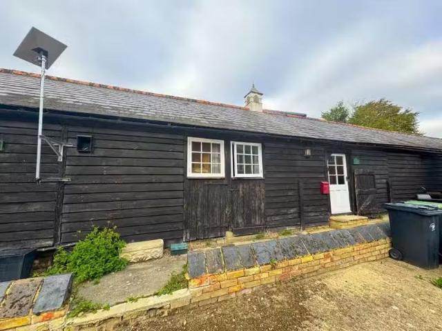 For Rent! 1 BA 1 bedroom terraced house for rent in CM6
