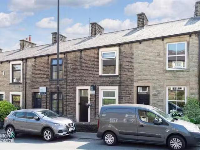 Just in! 1 BA 1 bedroom terraced house for rent in Gisburn Roa.