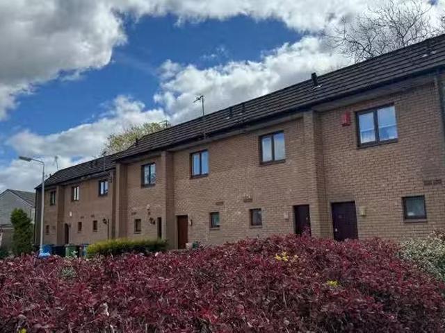 Cheap 1 BA 1 bedroom terraced house for rent in Maybole Cresce.