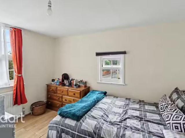Deal! 1 BA 2 bedroom cottage for rent in Faggot Yard, Church L.