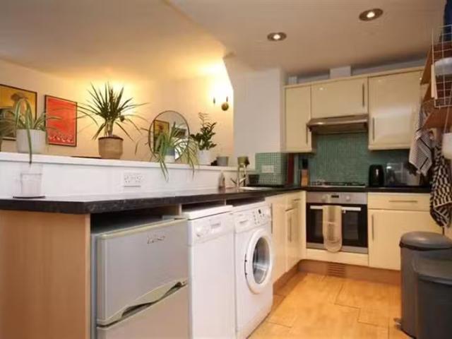 Charming 1 BA 2 bedroom cottage for rent in St. Marys Terrace.