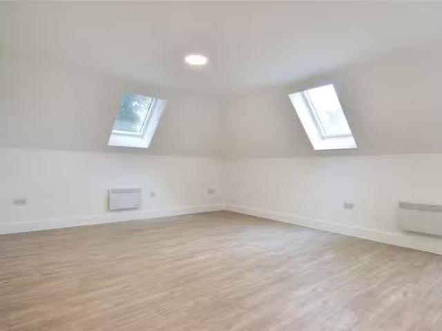 New 1 BA 2 bedroom apartment for rent in Blossom Court, 8 Blos.