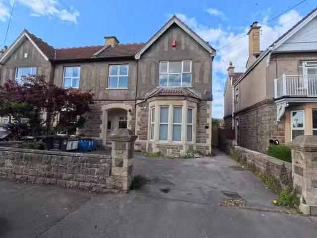New 1 BA 2 bedroom apartment for rent in Charlton Road, Weston.