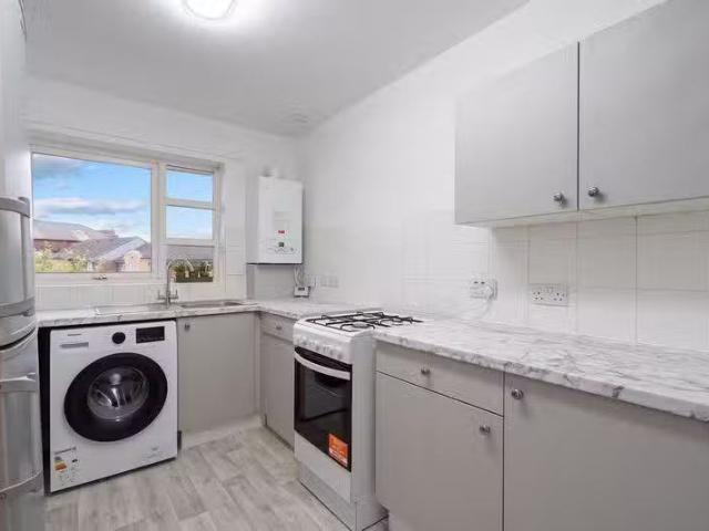 New 1 BA 2 bedroom apartment for rent in Clivedale Place, Bolt.