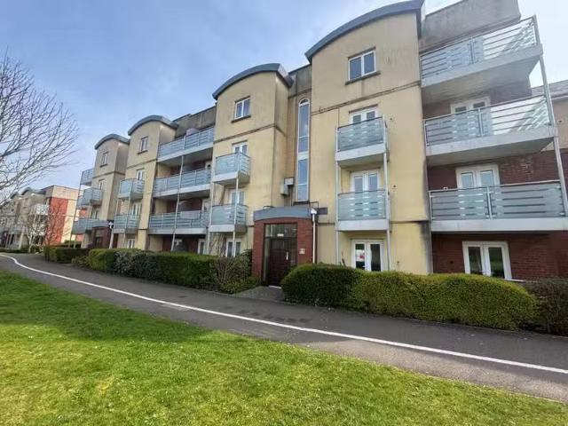Cozy 1 BA 2 bedroom apartment for rent in Heraldry Walk, Kings.