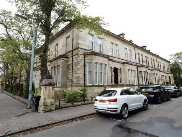 Cozy 1 BA 2 bedroom apartment for rent in Lancaster Terrace, G.