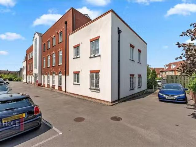 For Rent! 1 BA 2 bedroom apartment for rent in Parade Court, S.