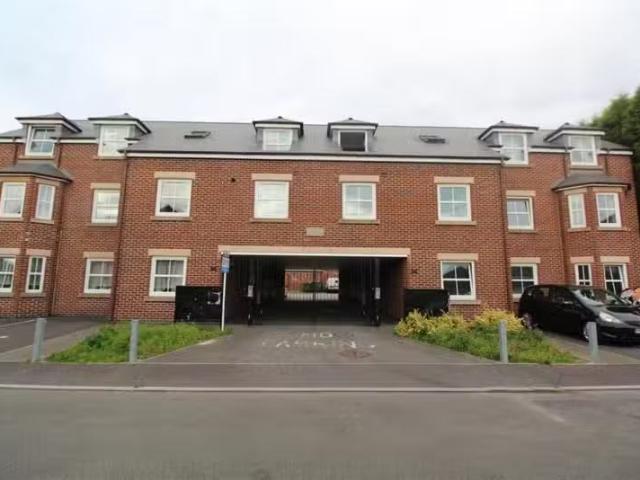 Rental! 1 BA 2 bedroom apartment for rent in St. Peters Court.