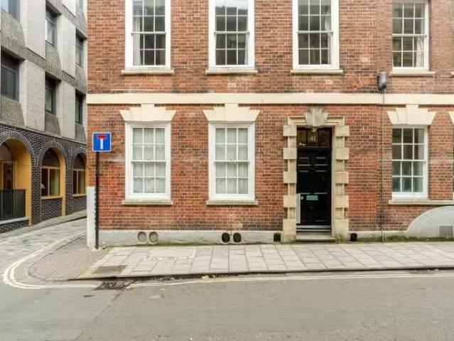 Rental! 1 BA 2 bedroom apartment for rent in Taylors Bank Ci.