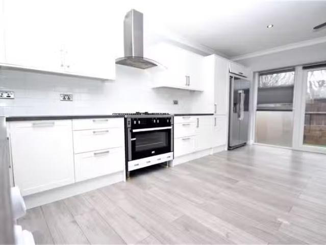 Just in! 1 BA 2 bedroom bungalow for rent in Barncroft Road, L.