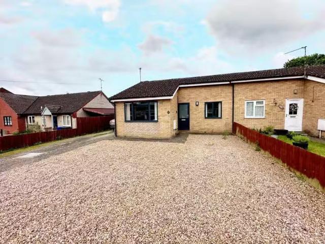 Deal! 1 BA 2 bedroom bungalow for rent in St Benedicts Road, B.