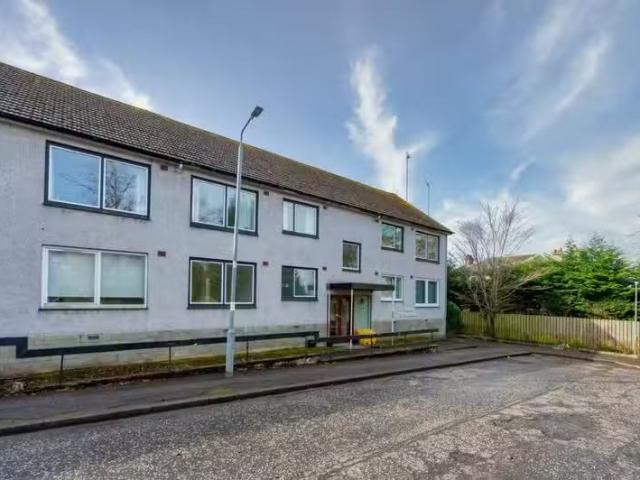 Deal! 1 BA 2 bedroom ground floor flat for rent in Woodhouse C.