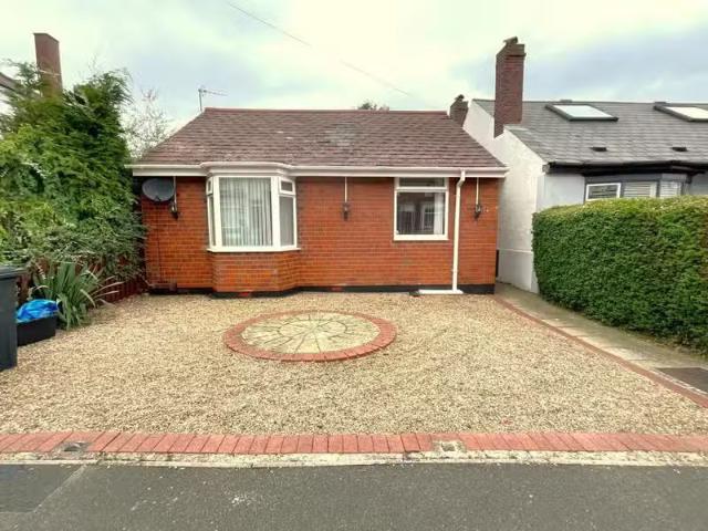Nice 1 BA 2 bedroom detached bungalow for rent in Greenhill Ro.