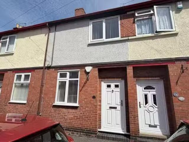 New 1 BA 2 bedroom end of terrace house for rent in Moorgate.