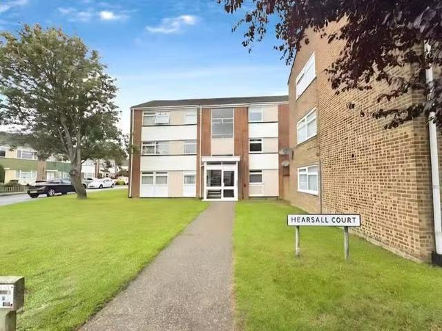 For Rent! 1 BA 2 bedroom Flat to rent, Mardale Close, Rainham.