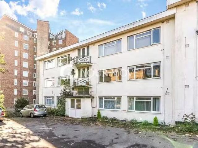 Nice 1 BA 2 bedroom Flat to rent, Northlands Road, Southampton.