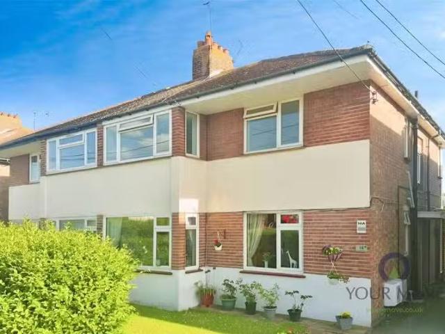 Charming 1 BA 2 bedroom Flat to rent, Gilda Crescent, Polegate.