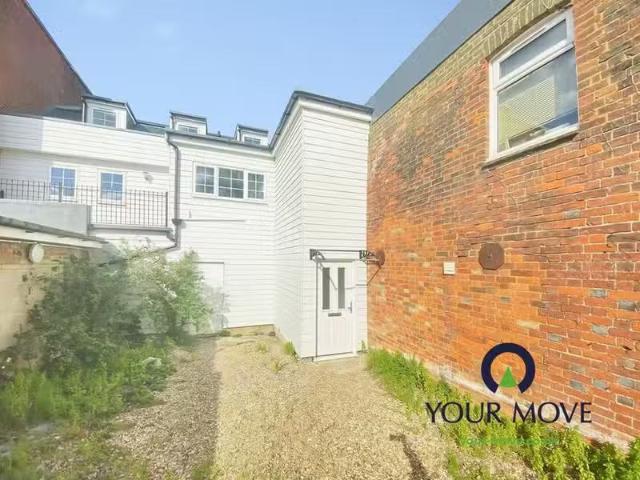 Nice 1 BA 2 bedroom Flat to rent, High Street, Sittingbourne.